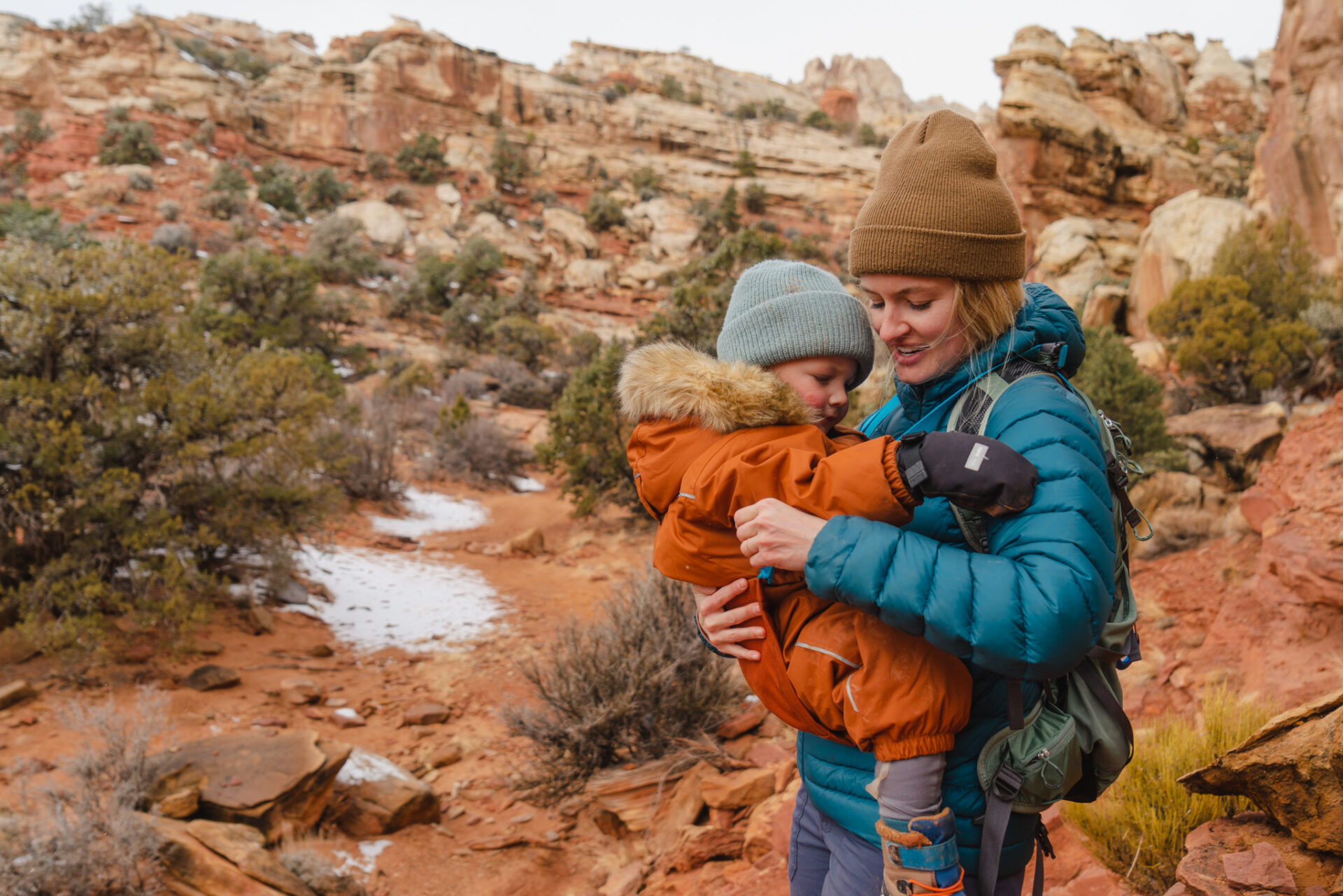 What to Pack On a Day Hike with Toddlers | Essential Hiking Gear for ...