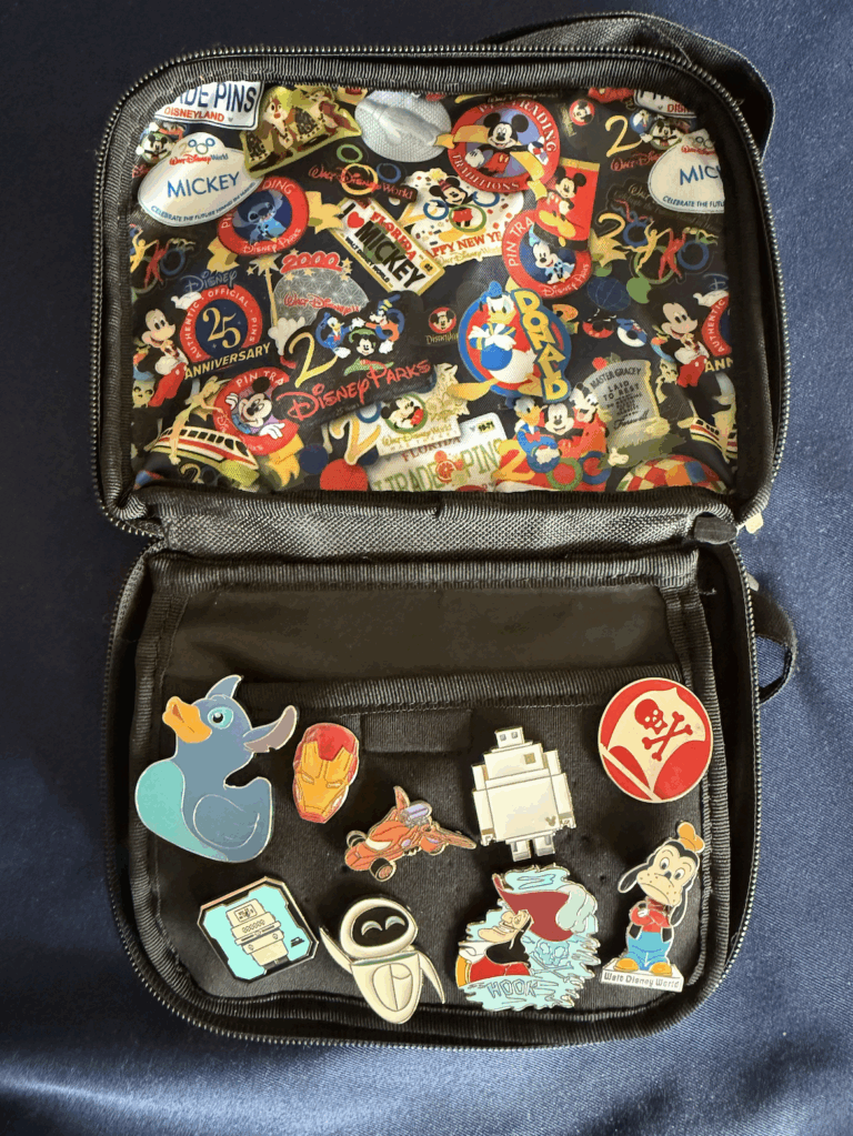 Disney Pin Trading | Ultimate Disneyland Guide for Beginners - Hailey ...
